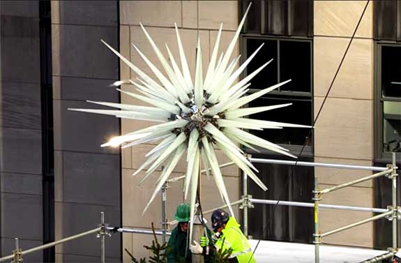 Rockefeller Center Christmas Tree's New Crown Jewel Sparkles With 3 ...